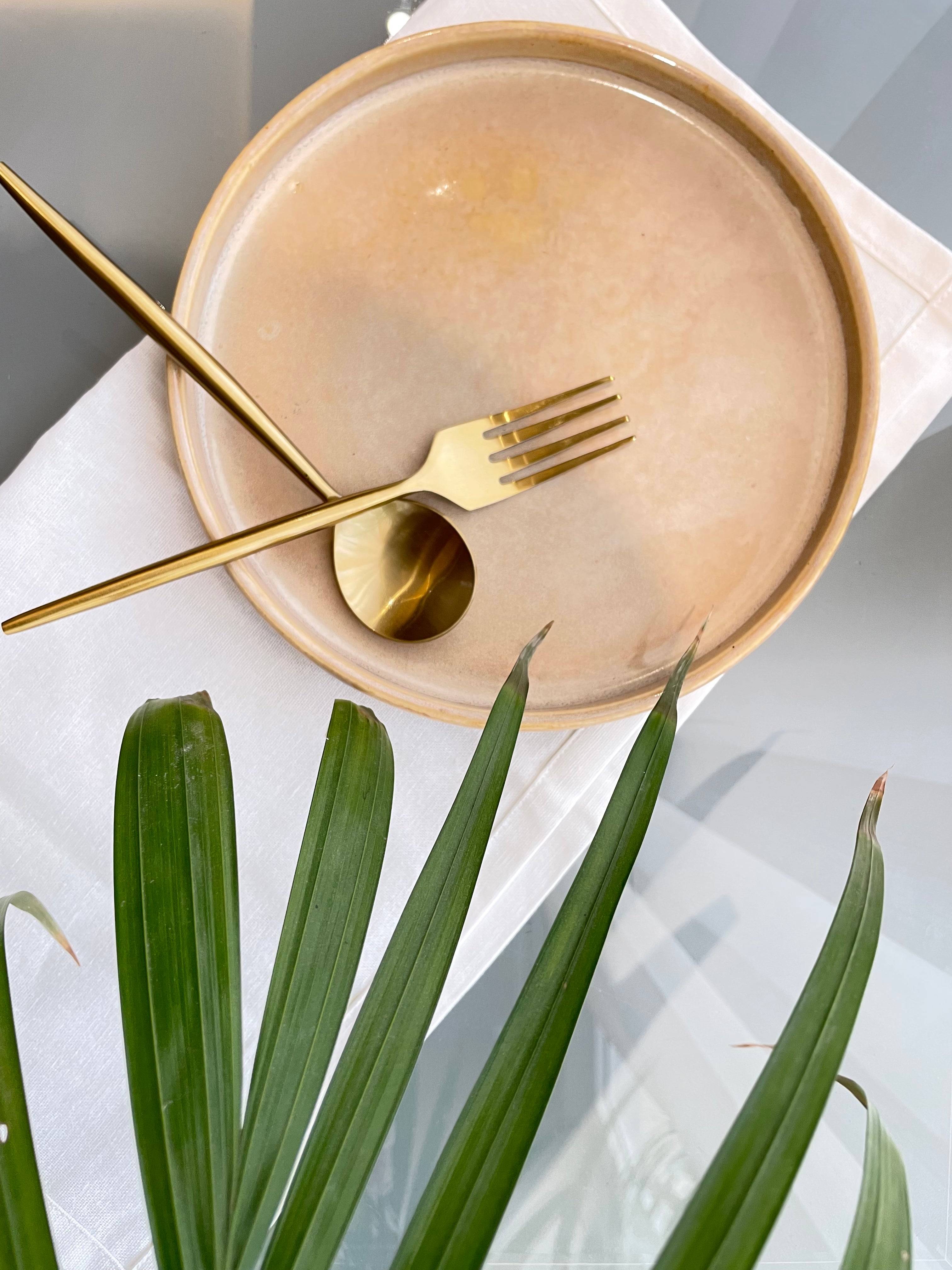 Enjoy a classical dining experience in our ceramic flat plates ...