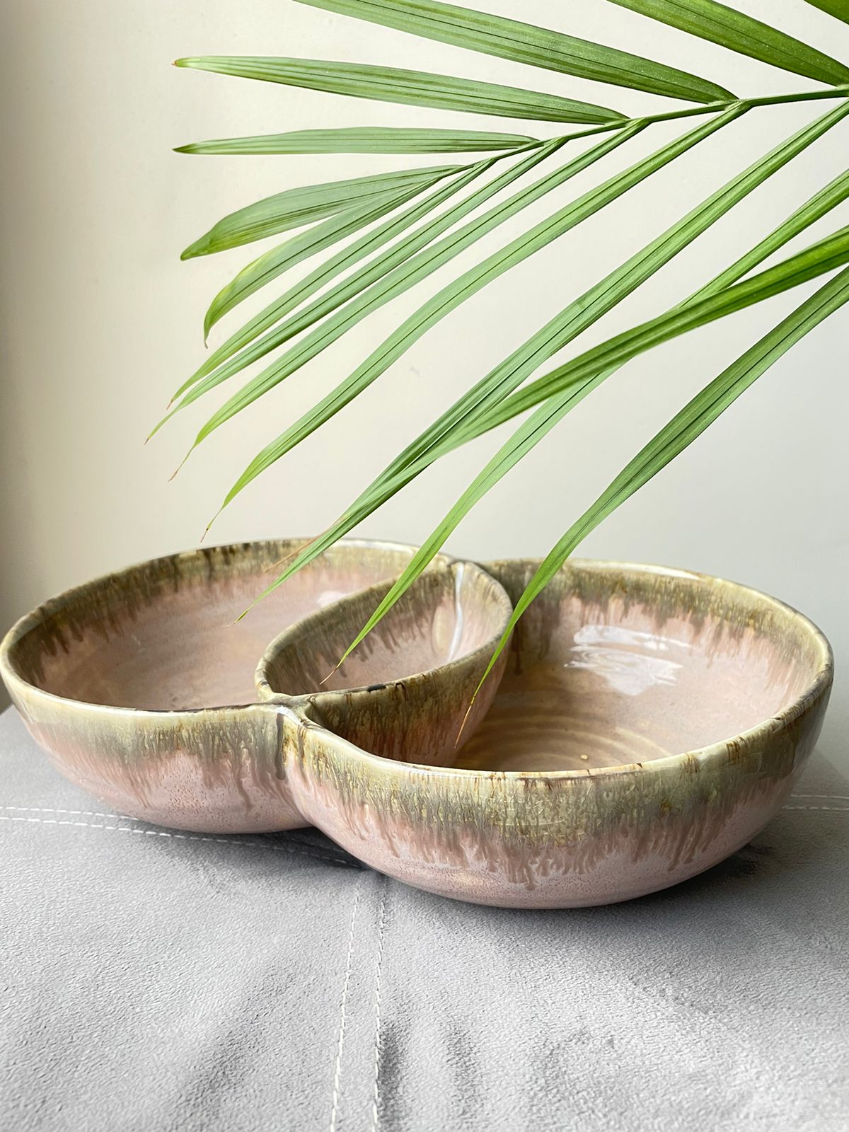 Enjoy 2 types of snacks with dips in our ceramic double bowls ...
